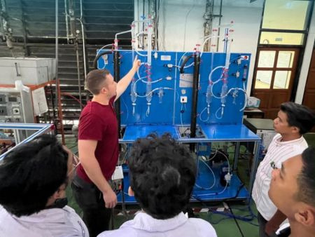 Instalación en Institut Teknologi Sepuluh Nopember - Edibon