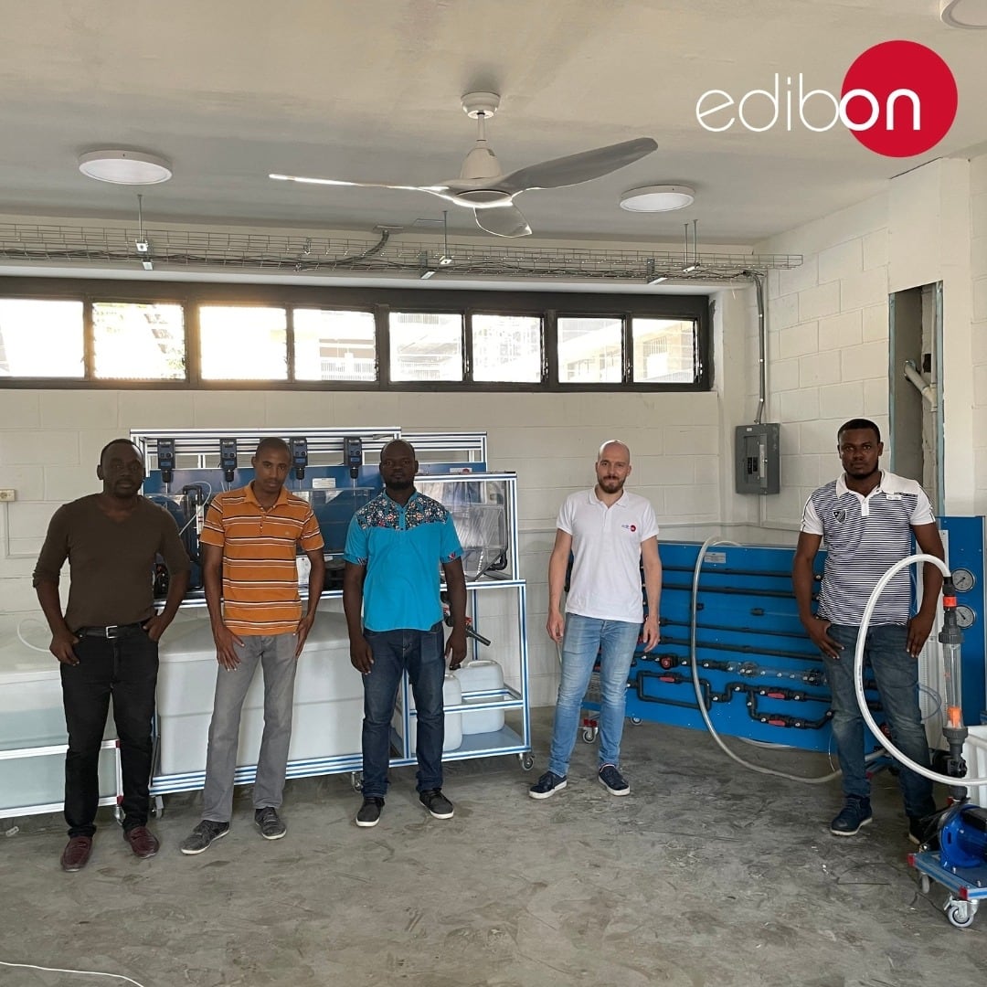 Setting up at Faculté des Sciences at the Université d’Etat d’Haiti ...