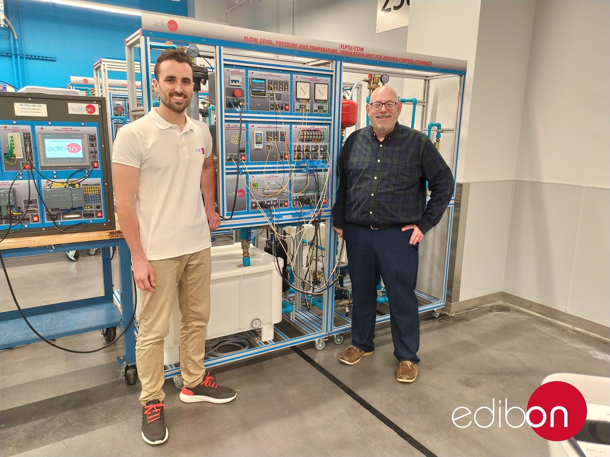 Setting up at the Trident Technical College (USA) - EDIBON